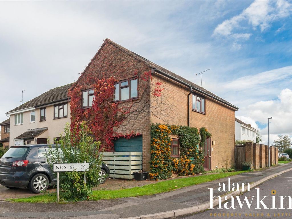 4 Bed Link Detached House For Sale In Westbury Park Royal Wootton