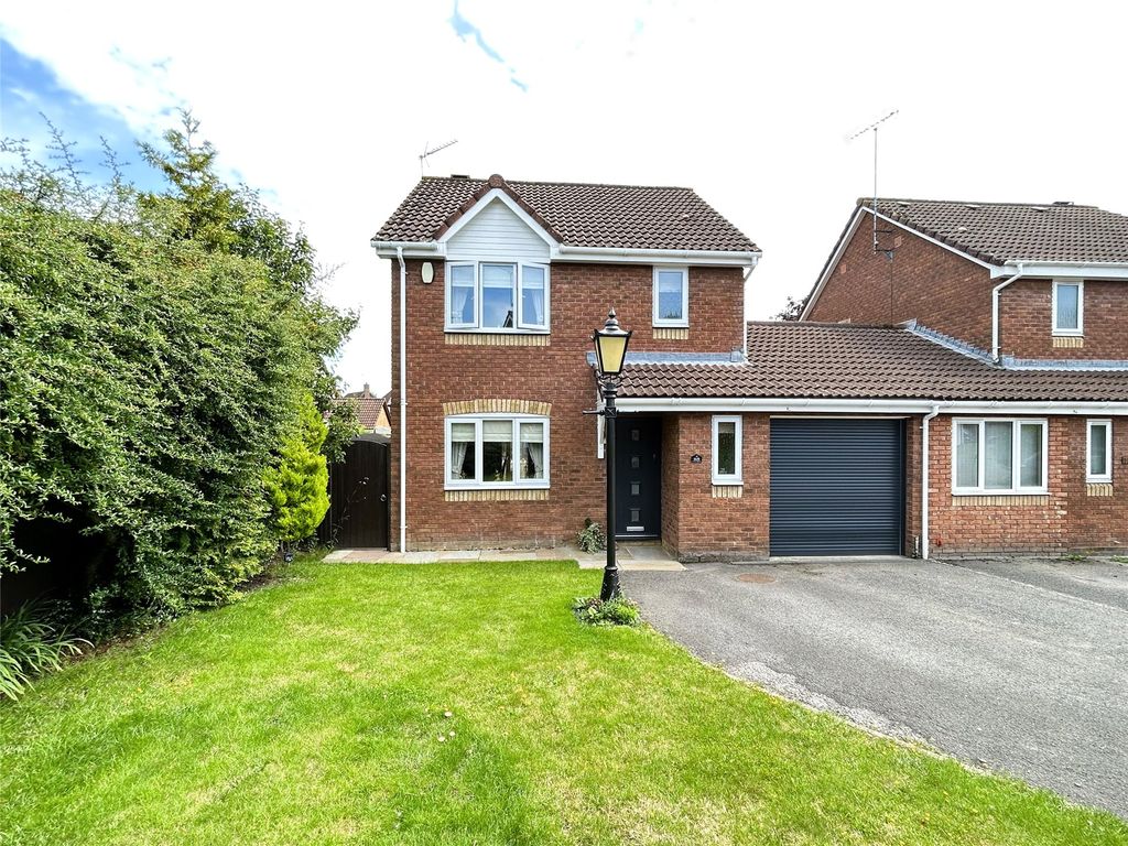 3 Bed Detached House For Sale In Woodward Close Winnersh Wokingham