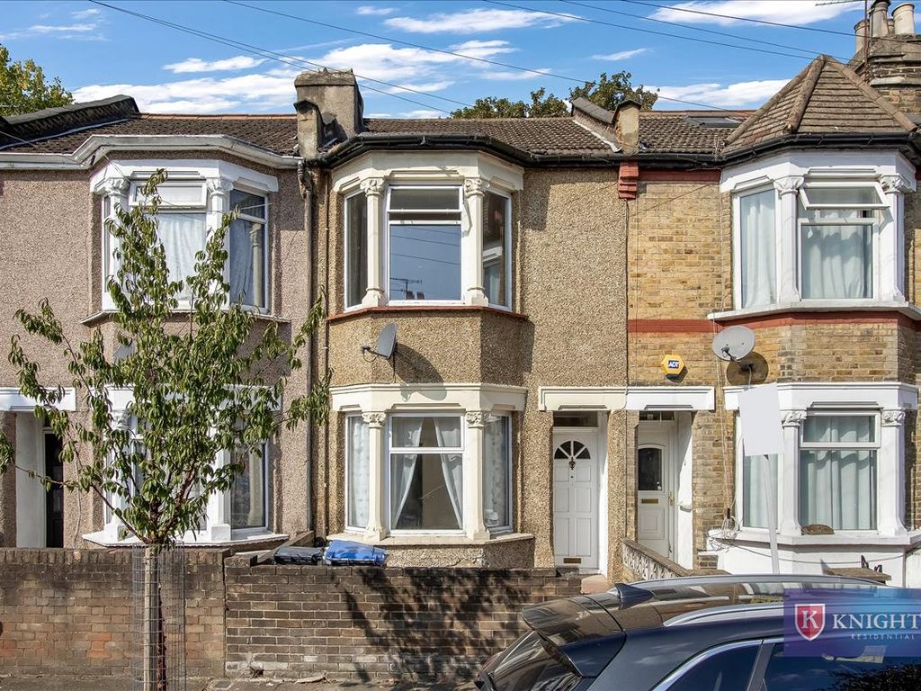 3 bed terraced house for sale in Gordon Road, London N9, £390,000 - Zoopla
