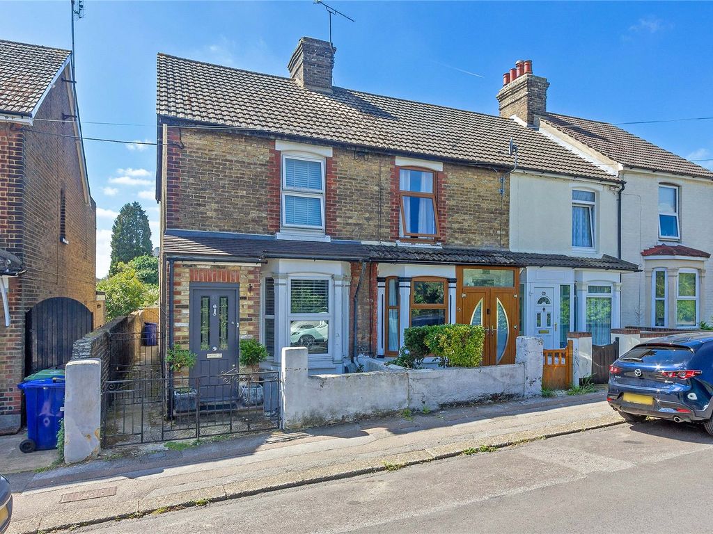 3 Bed End Terrace House For Sale In Wellwinch Road Sittingbourne Kent