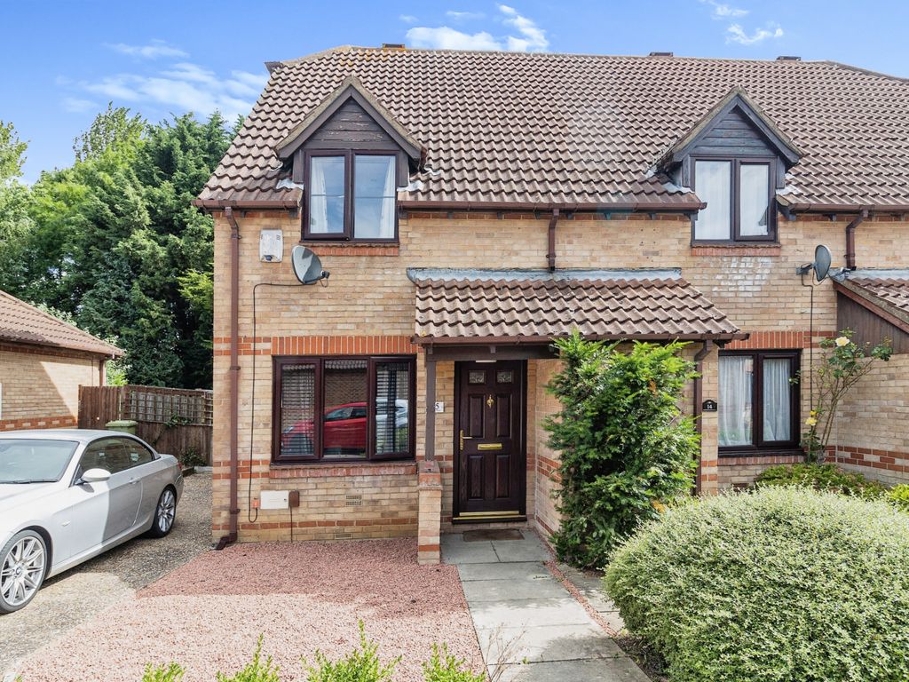 2 Bed End Terrace House For Sale In Pleshey Close Shenley Church End