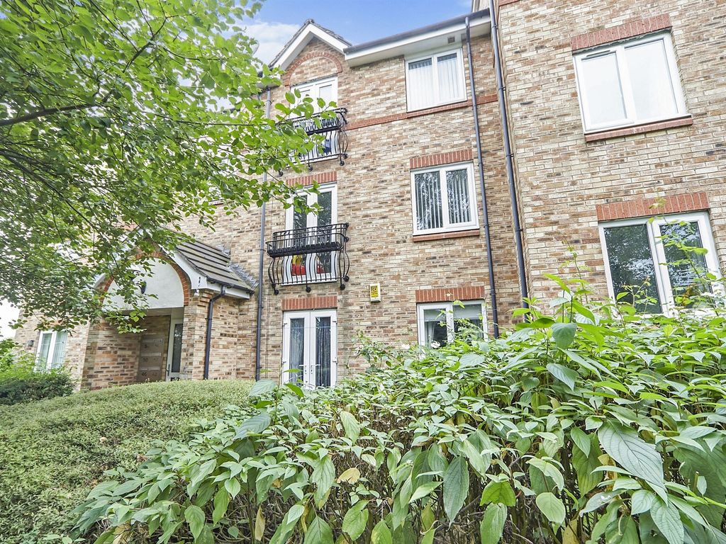2 bed flat for sale in Swinnow Close, Bramley, Leeds LS13 - Zoopla