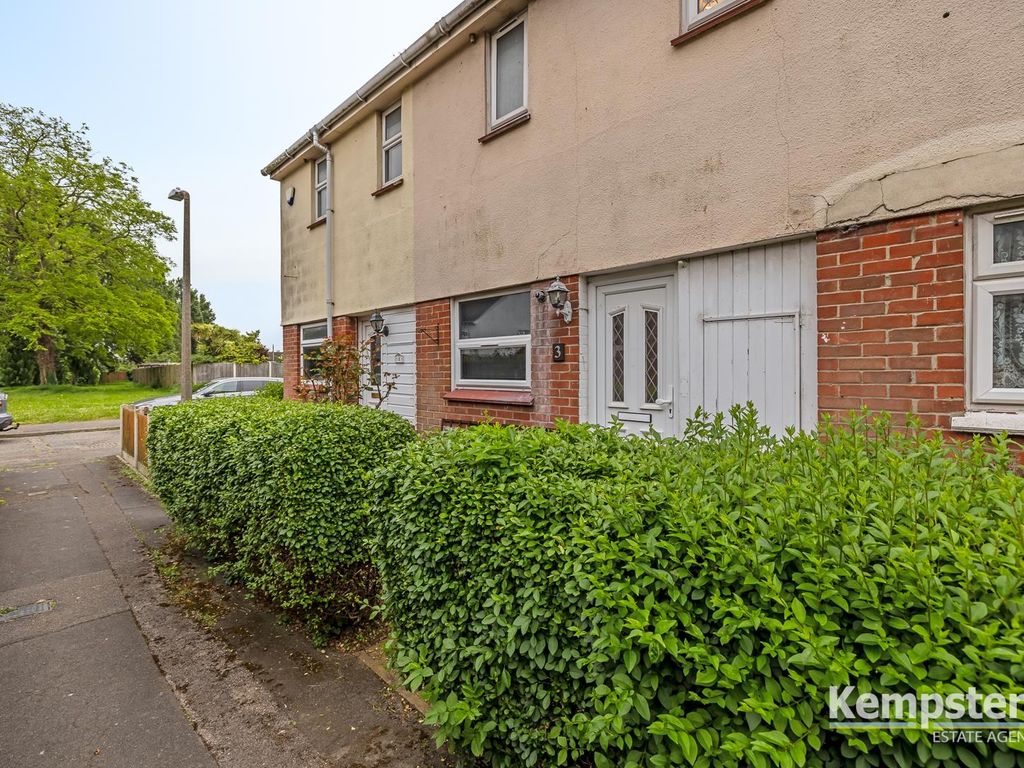 1 bed property for sale in Haig Road, Grays RM16, £240,000 - Zoopla