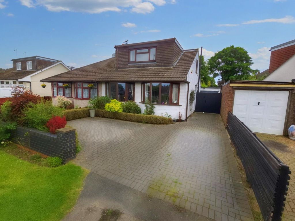 3 Bed Semi Detached House For Sale In Bouverie Road Hardingstone
