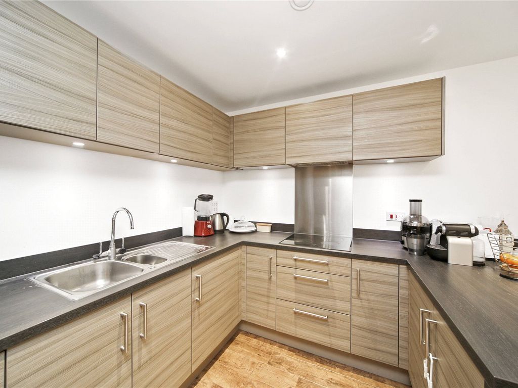 2 bed flat to rent in Epstein Square, London E14, £2,535 pcm - Zoopla