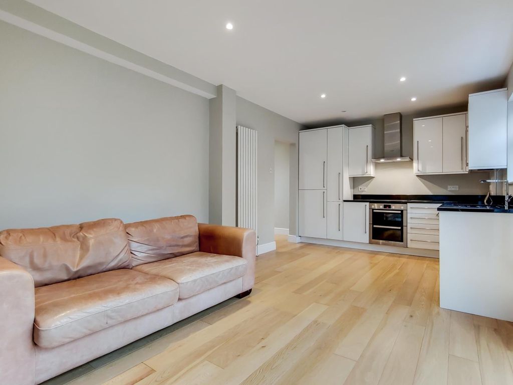 3 Bed Semi Detached House To Rent In Warren Road Whitton Twickenham