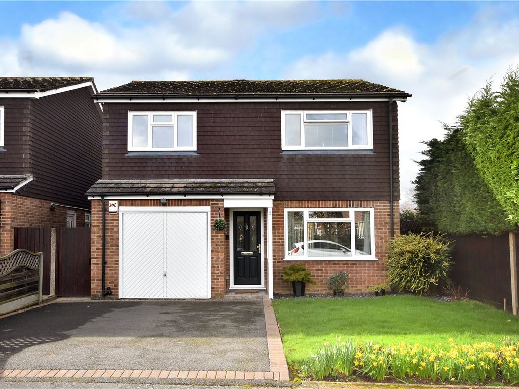 3 bed detached house for sale in Horley, Surrey RH6, £525,000 - Zoopla