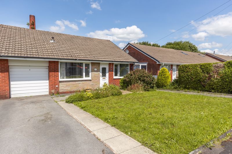 3 Bed Semi Detached Bungalow For Sale In St Aidans Avenue Darwen Bb3