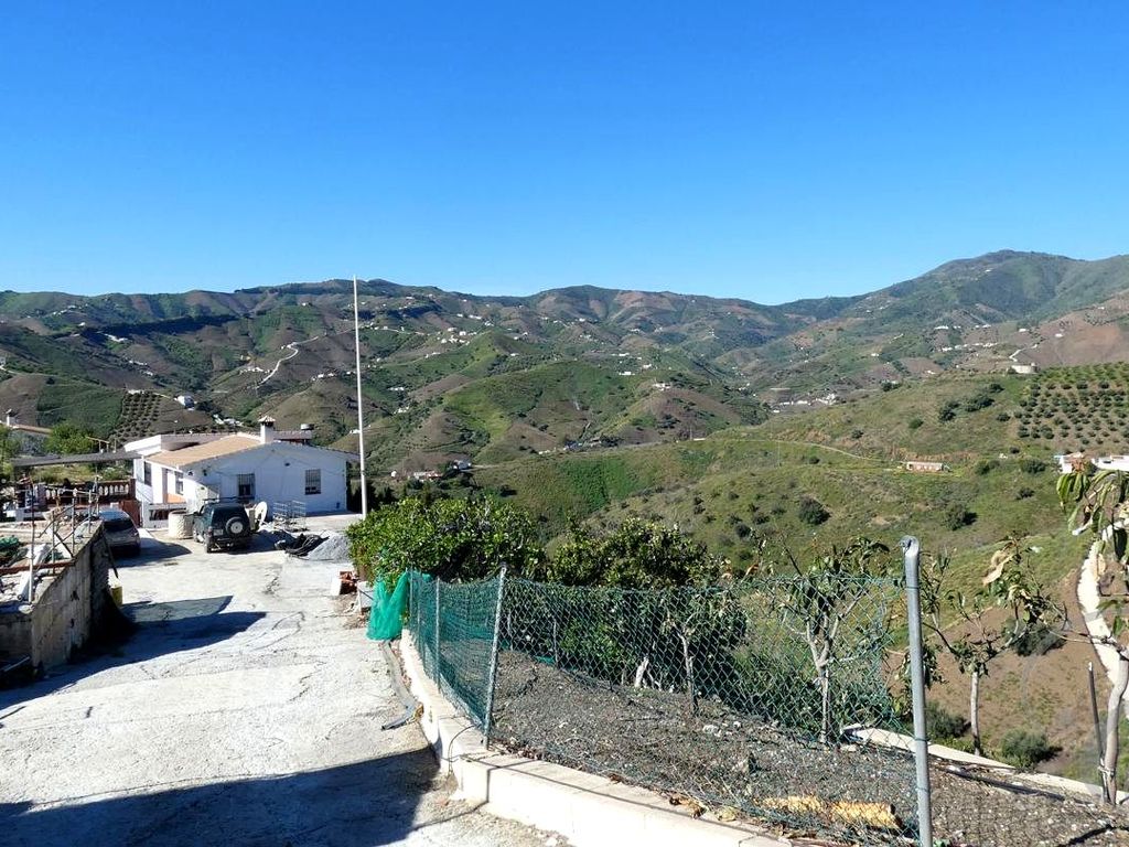 5 bed country house for sale in El Borge, Axarquia, Andalusia, Spain, £ ...