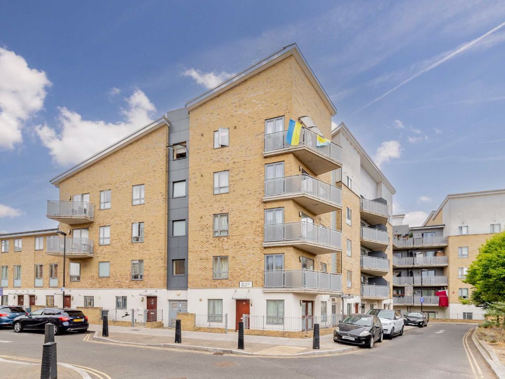1 bed flat for sale in Clock View Crescent, London N7 - Zoopla