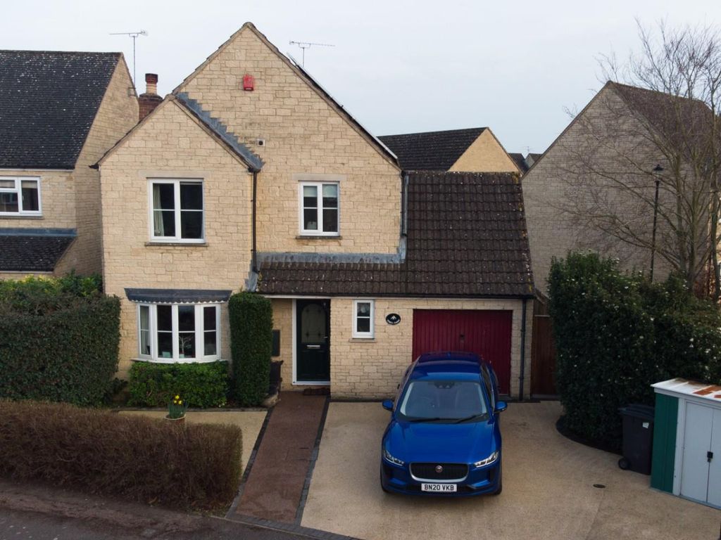 4 bed detached house for sale in Perrinsfield, Lechlade GL7, £550,000 ...
