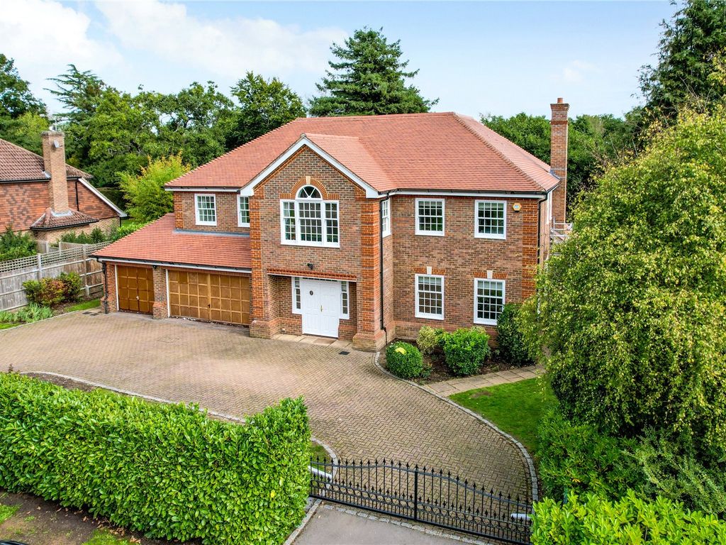 5 bed detached house for sale in Onslow Road, Burwood Park, Walton-On ...