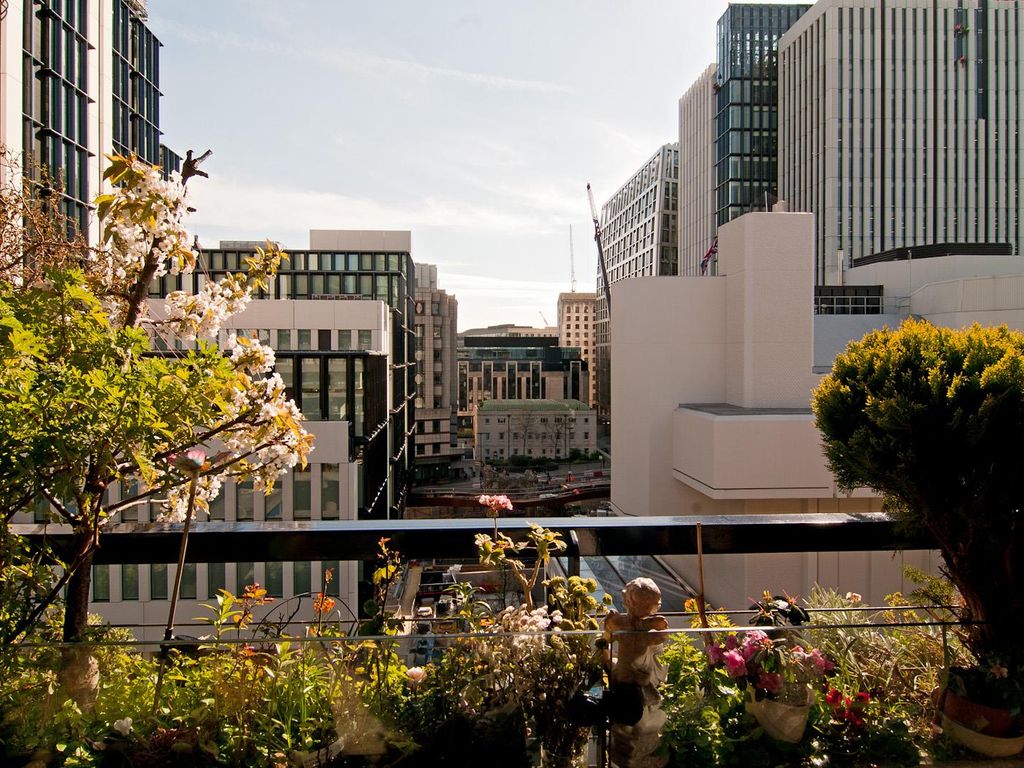 2 bed flat for sale in Andrewes House, Barbican, London EC2Y, £895,000 ...