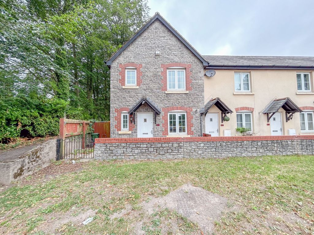 3 bed end terrace house for sale in John Fielding Gardens, Llantarnam ...
