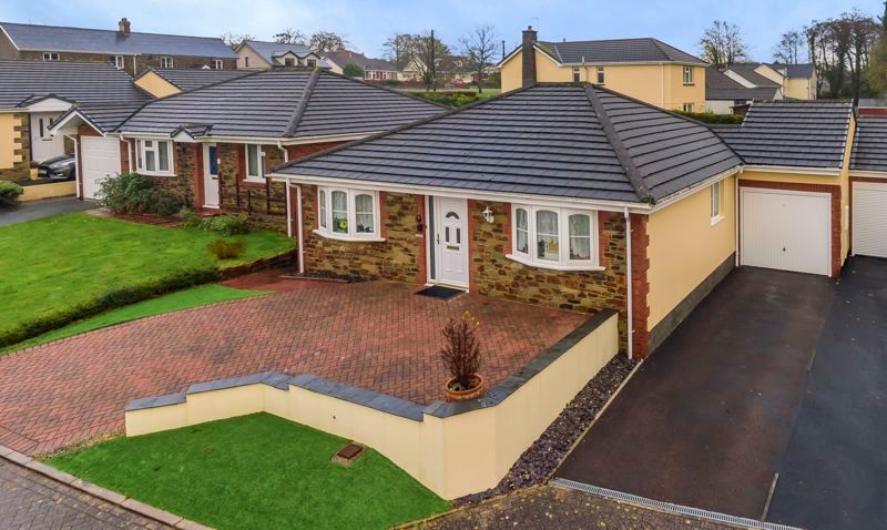 3 bed detached bungalow for sale in Oakleaf Close, Halwill Junction ...