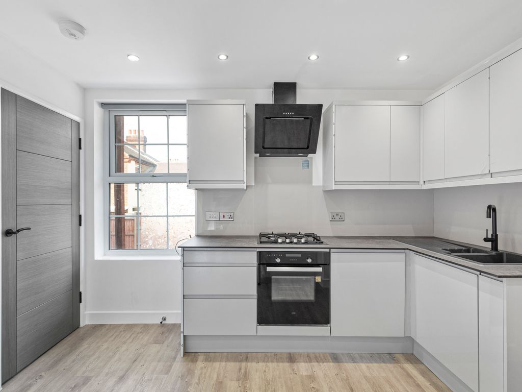 New home, 2 bed flat for sale in Aldenham Road, Bushey WD23, £425,000 ...