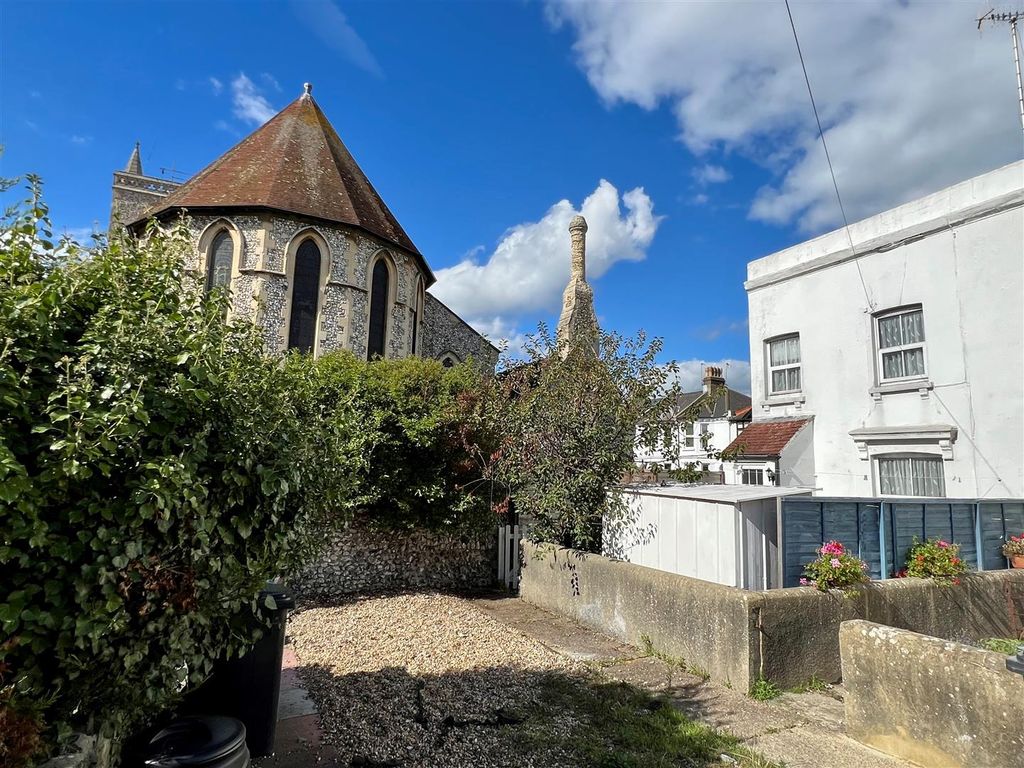 3 Bed End Terrace House For Sale In Warrior Square Eastbourne Bn22