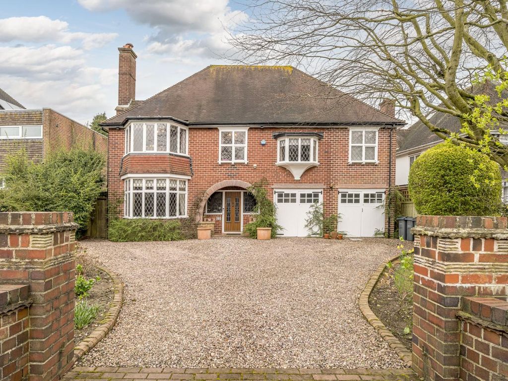 6 Bed Detached House For Sale In Fitz Roy Avenue Harborne Birmingham