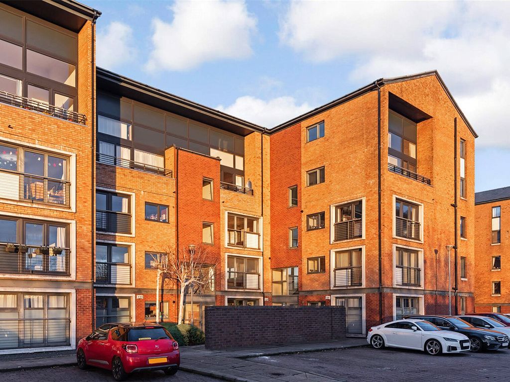 2 Bed Flat For Sale In Minerva Way Finnieston Glasgow G3 £185 000