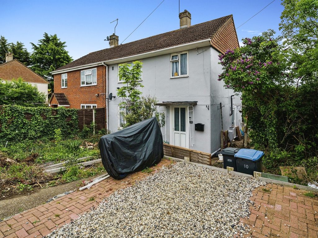 3 Bed Semi Detached House For Sale In Spring Close Hare Street Harlow