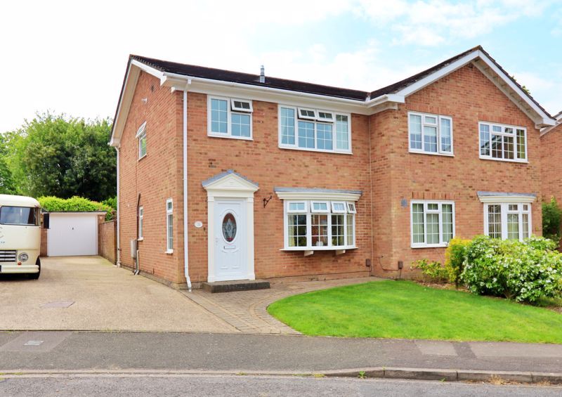 3 Bed Semi Detached House For Sale In Summerfields Locks Heath