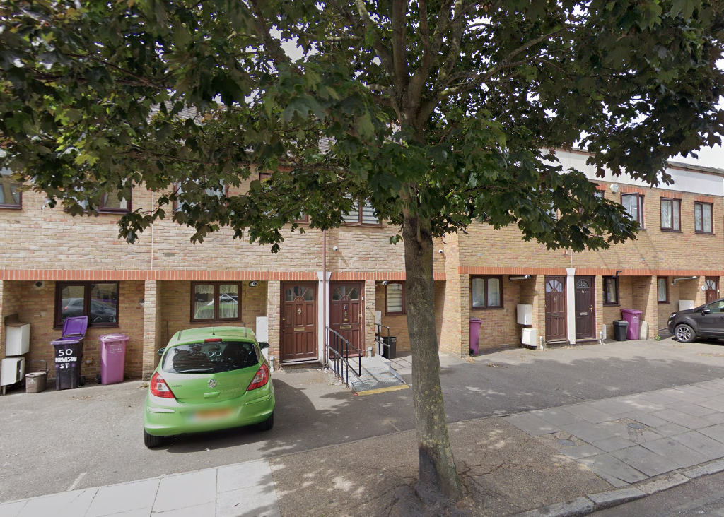 4 bed town house to rent in Hewison Street, Bow E3, £3,400 pcm - Zoopla