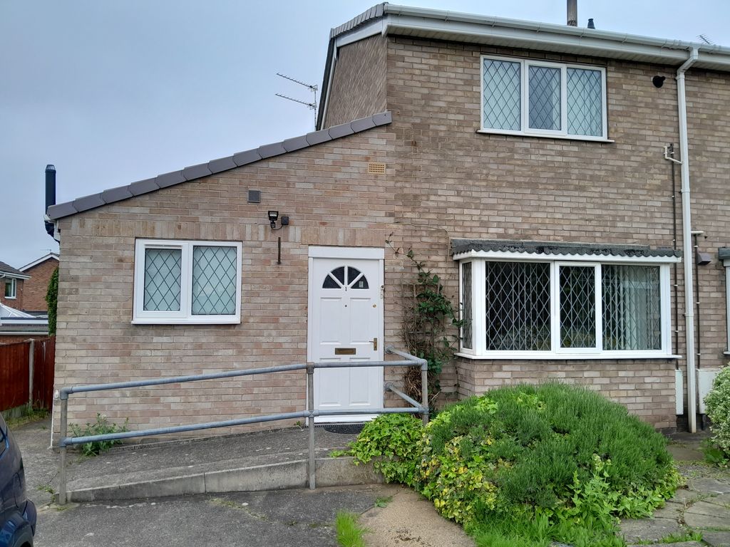 3 bed semi-detached house to rent in Mayfair Close, Doncaster DN11 - Zoopla