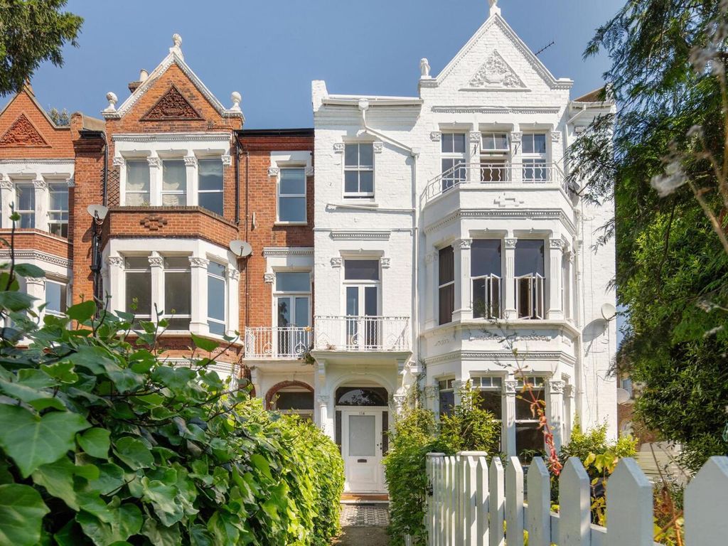 Studio for sale in Clapham Common North Side, Clapham Common SW4, £ ...