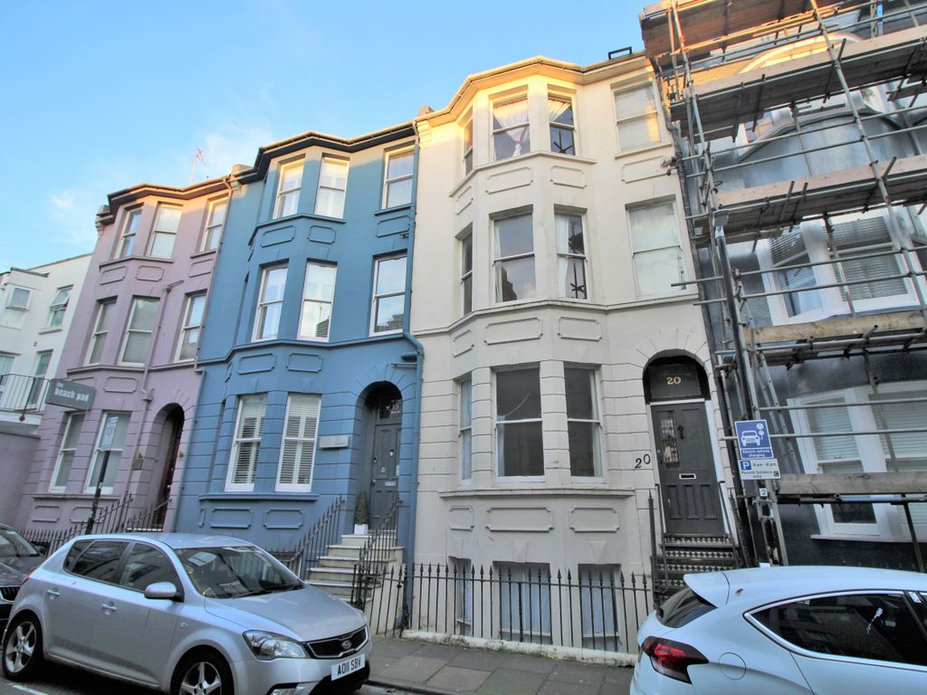 3 bed maisonette for sale in Broad Street, Brighton BN2, £450,000 - Zoopla
