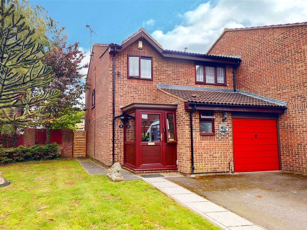 4 Bed End Terrace House For Sale In Waterville Drive Vange Basildon