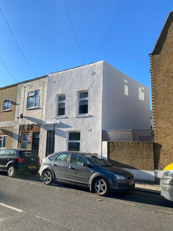 4 bed terraced house to rent in Eric Street, London E3, £3,000 pcm - Zoopla