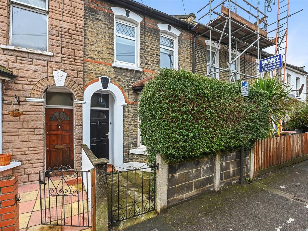 2 Bed Terraced House To Rent In Tower Hamlets Road London E7 £2 000