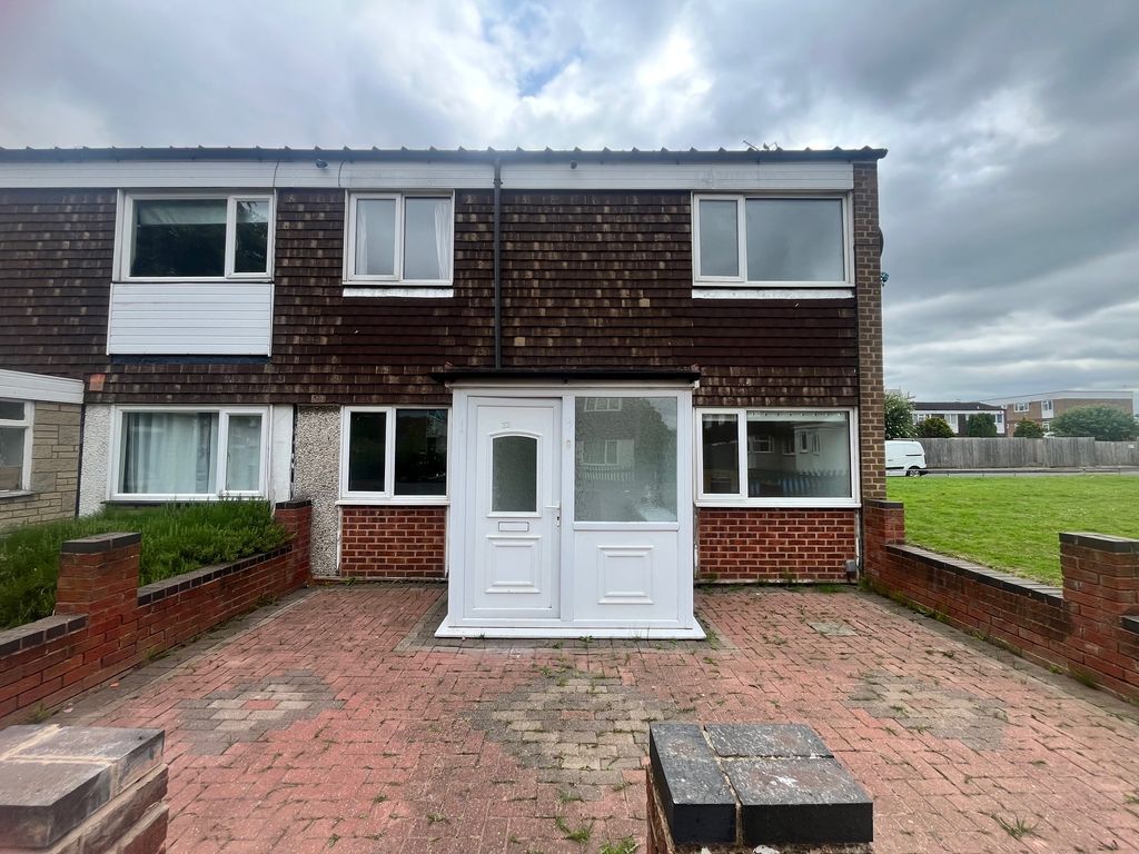 3 bed property to rent in Maytree Close, Birmingham B37, £1,200 pcm ...