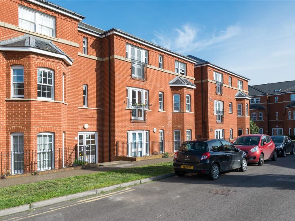 2 bed flat for sale in George Roche Road, Canterbury CT1, £250,000 - Zoopla