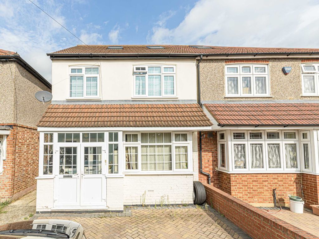 4 Bed Semi Detached House For Sale In Kings Avenue Hounslow Tw3 £