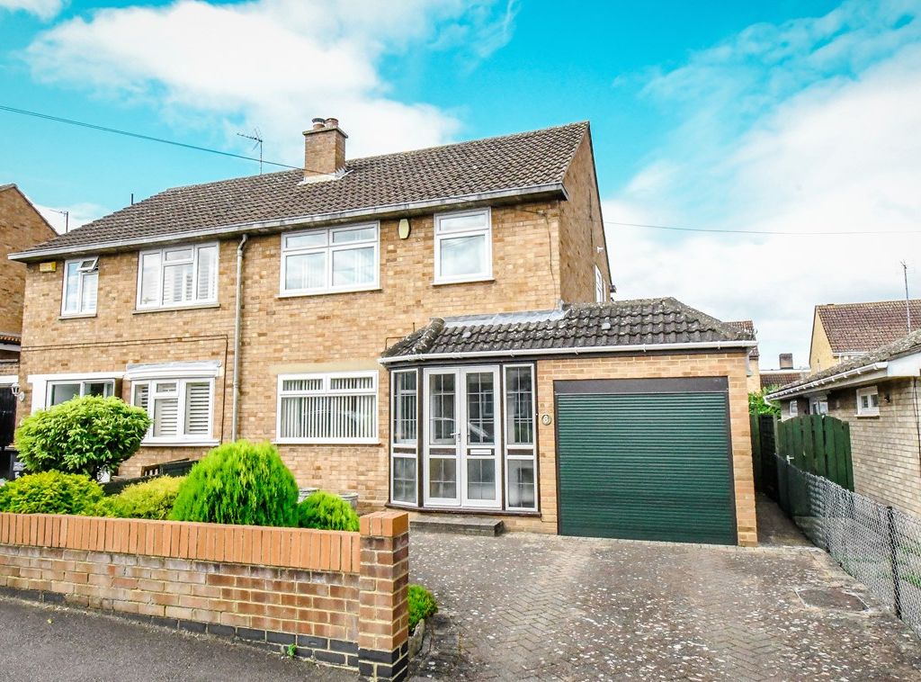 3 Bed Semi Detached House For Sale In Wyatt Road Kempston Bedford