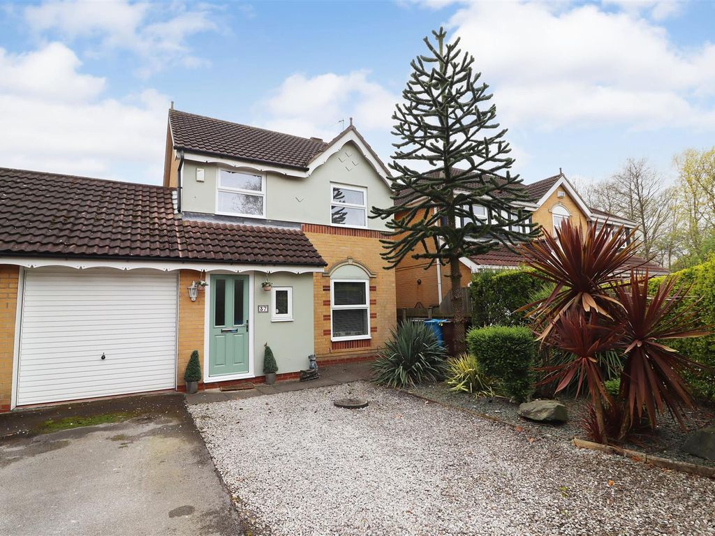 3 bed link-detached house for sale in Swallowfield Drive, Hull HU4 - Zoopla