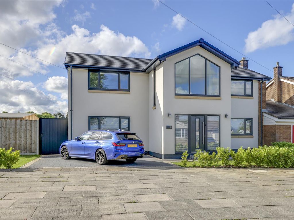 4 Bed Link Detached House For Sale In Anderton Close Bury Greater