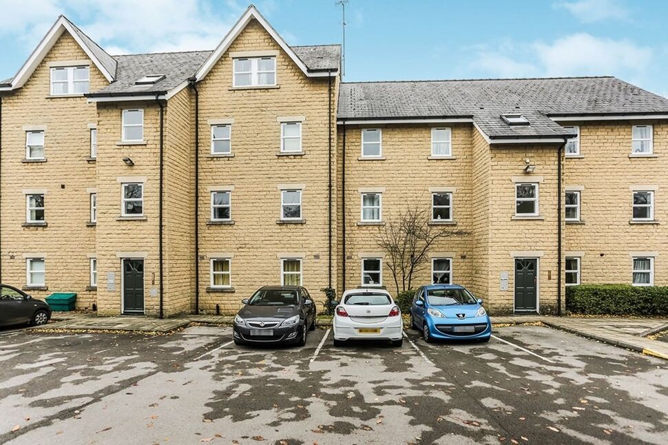 2 bed flat to rent in Sharrow View, Sheffield S7, £850 pcm - Zoopla