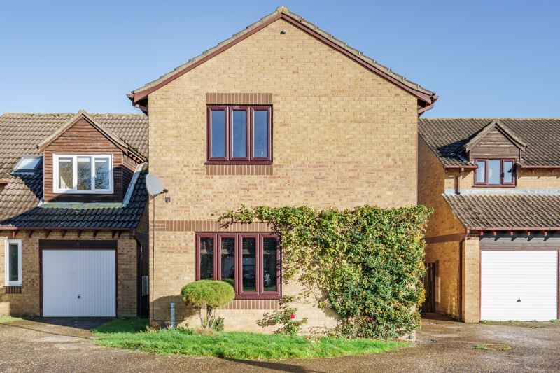 4 bed detached house for sale in Lime Crescent, Bicester OX26 - Zoopla