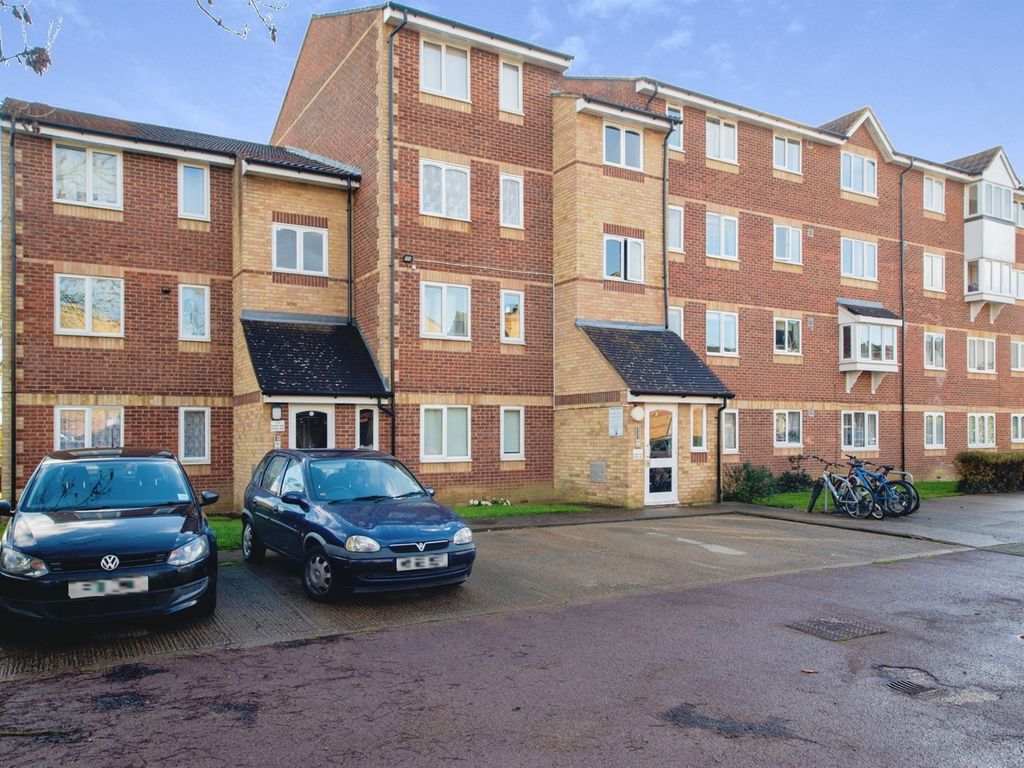 1 bed flat for sale in Pioneer Way, Watford WD18 - Zoopla