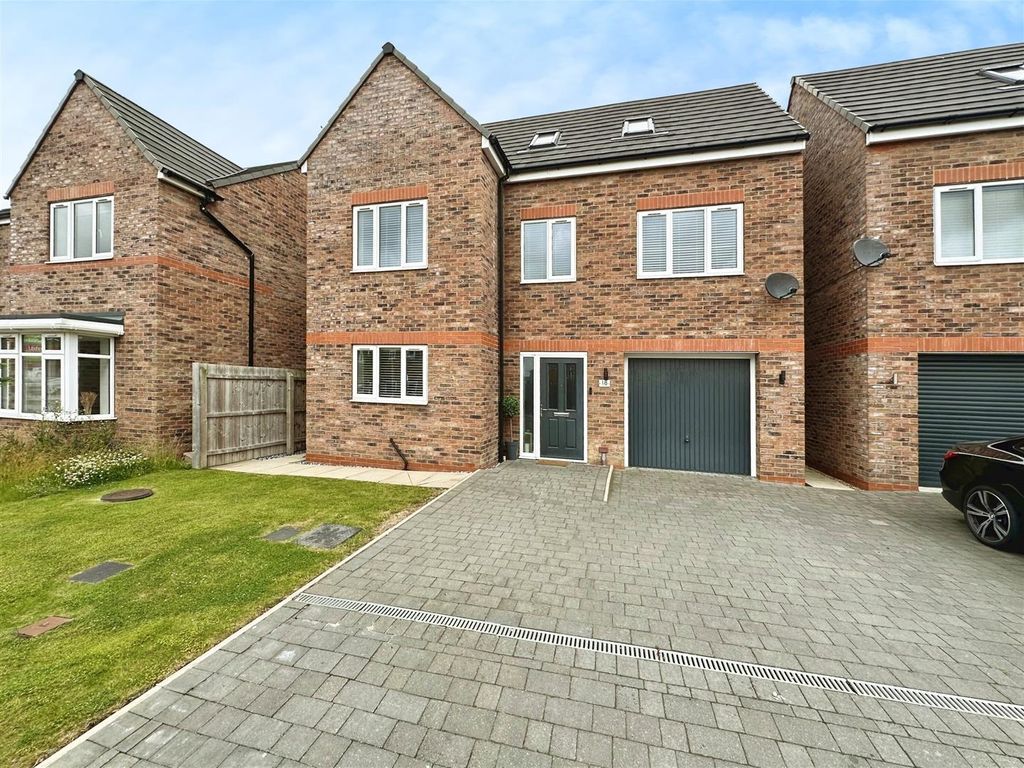 3 bed detached house for sale in Carter Drive, Hessle HU13, £300,000 ...