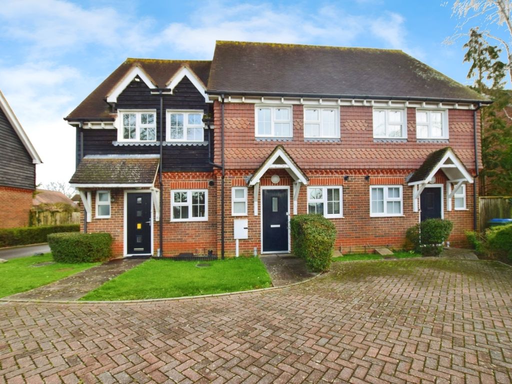 2 Bed Terraced House To Rent In Cambria Close Partridge Green Horsham
