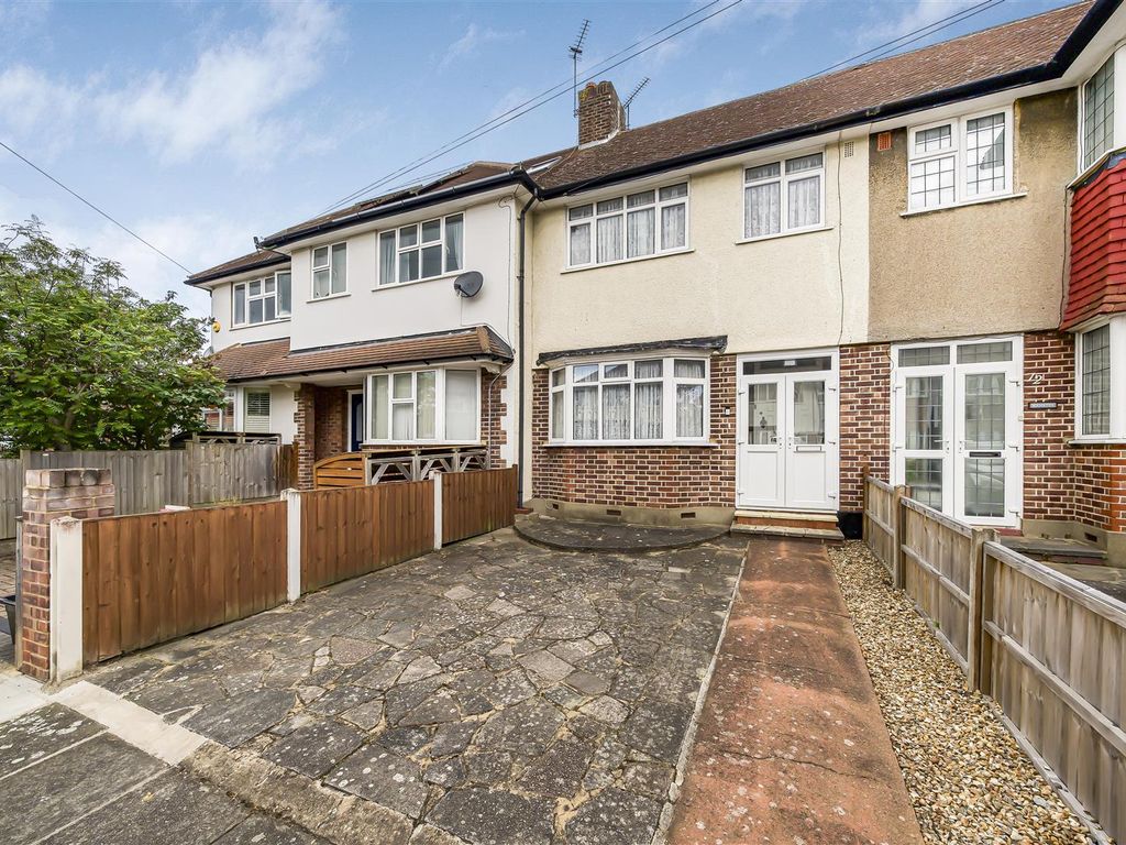 3 bed terraced house for sale in Devon Avenue, Twickenham TW2, £650,000 - Zoopla
