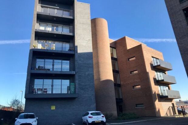 2 bed flat to rent in Navigation Street, Manchester M4, £1,200 pcm - Zoopla