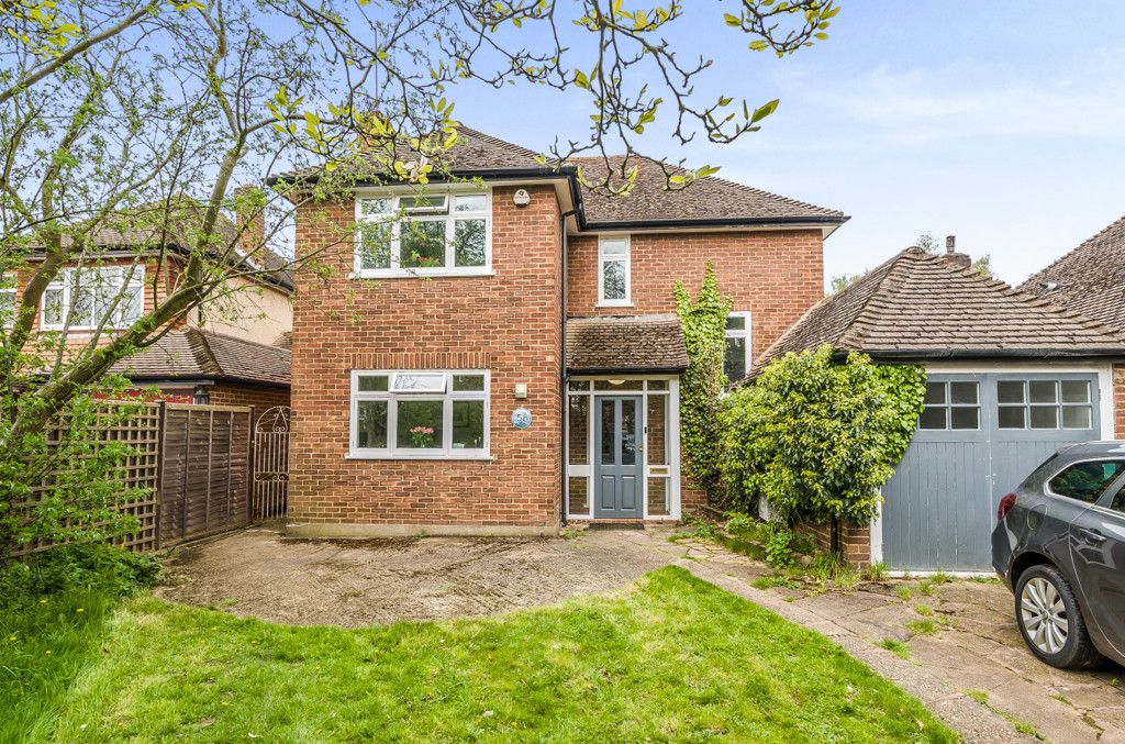 4 Bed Detached House For Sale In Thornhill Road Ickenham Uxbridge