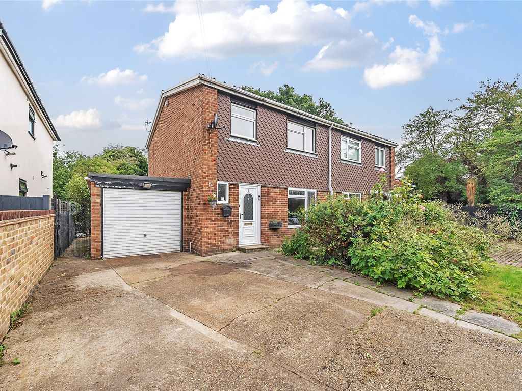 3 Bed Semi Detached House For Sale In Old Kingston Road Worcester Park