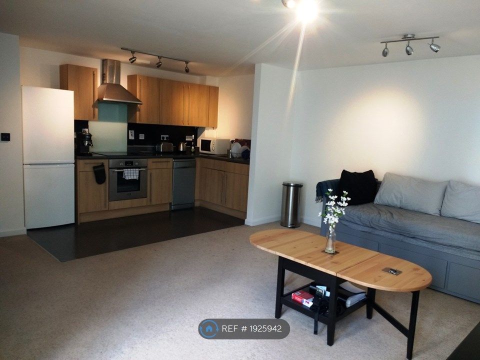 1 bed flat to rent in Foundry Court, Slough SL2, £900 pcm - Zoopla