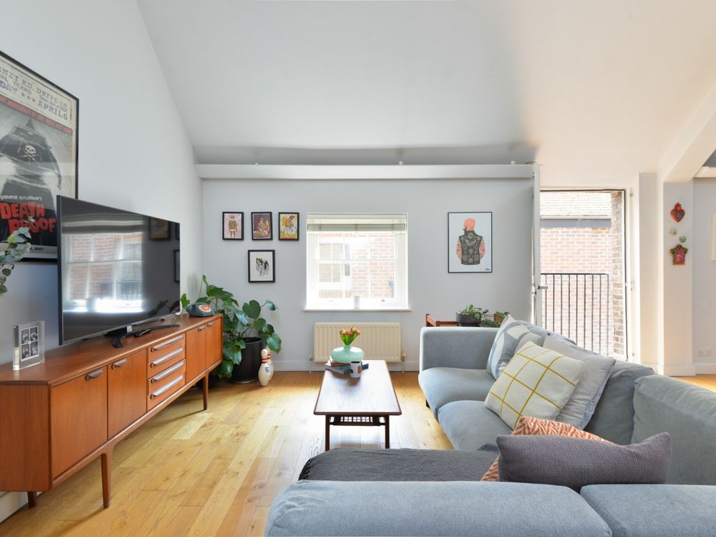 2 bed mews for sale in Pavilion Mews, Brighton BN1, £600,000 - Zoopla