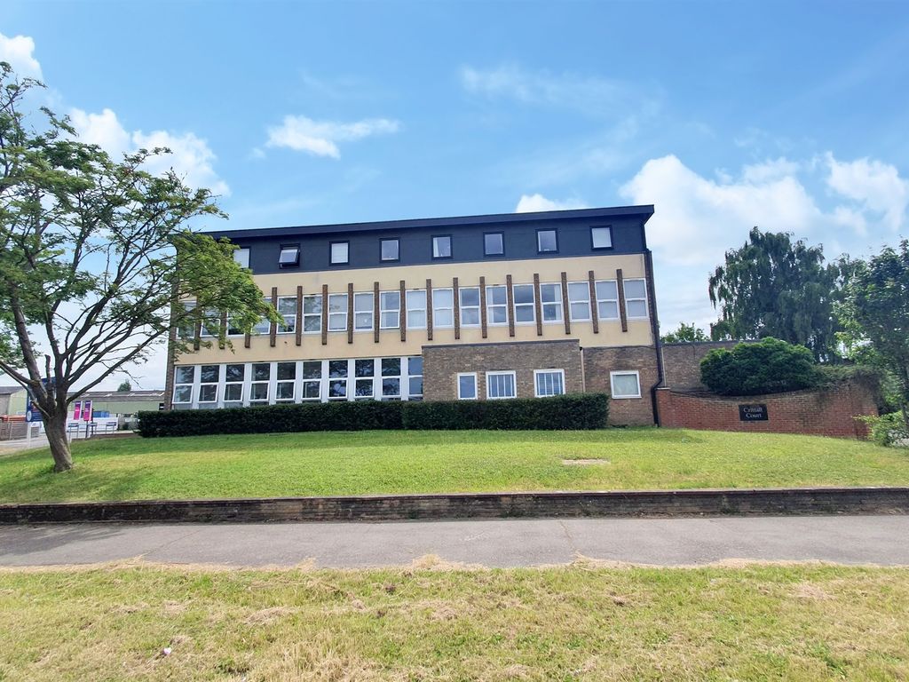 2 bed flat for sale in Crittall Road, Witham CM8 - Zoopla